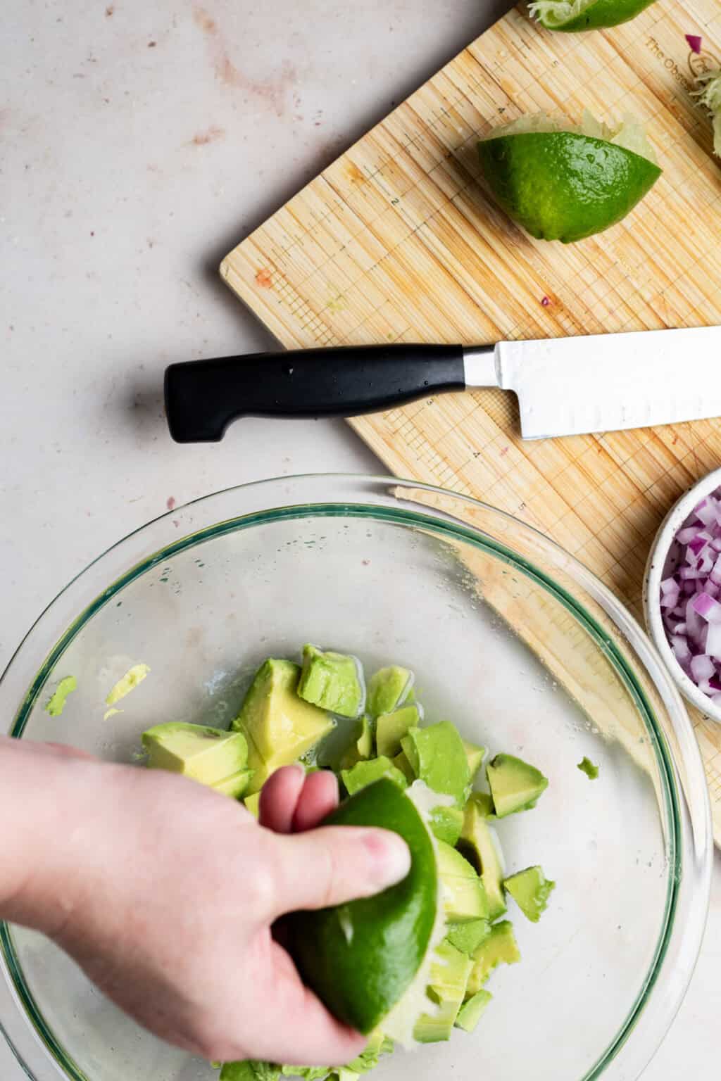 The Easiest 4 Ingredient Guacamole - No Heat Needed