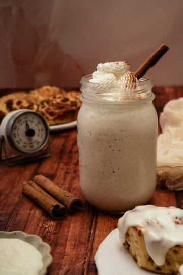 Cinnamon Roll Milkshake (only 5 Ingredients!) - No Heat Needed